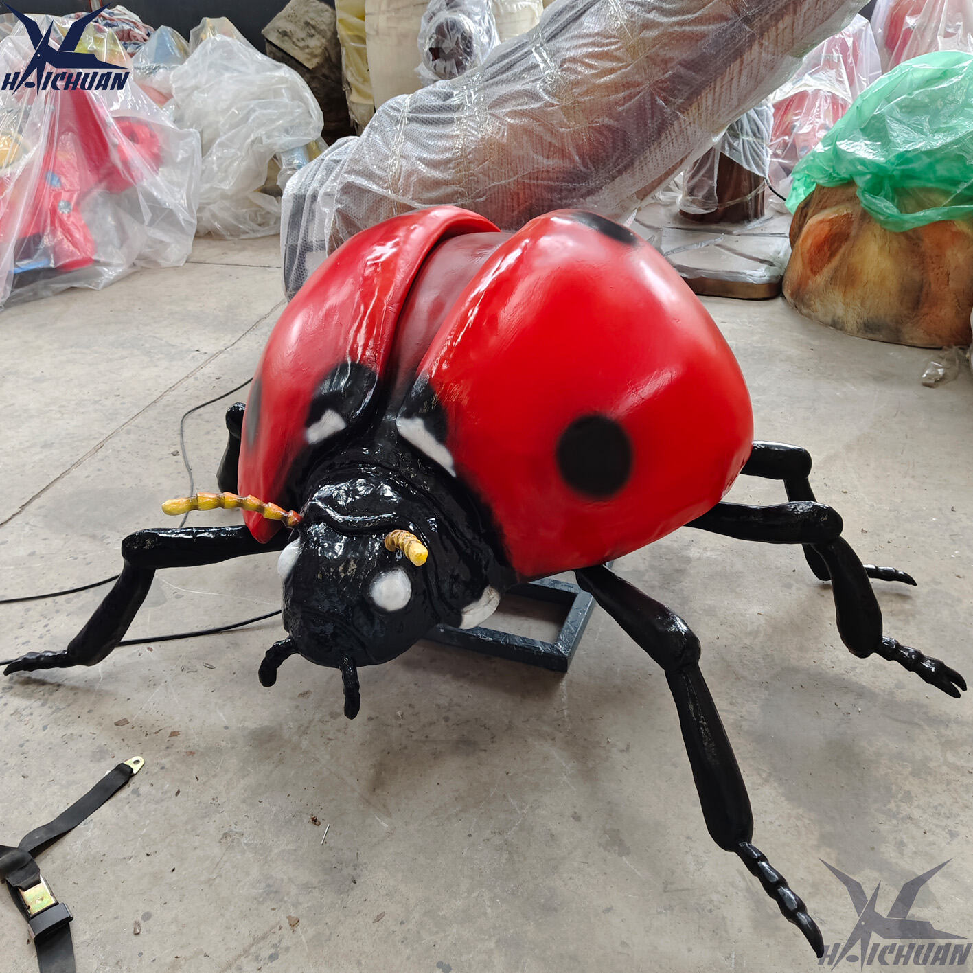 Custom Animatronic Theme Park World Electronic Robot Flying Insect Animatronic Ladybug Model ...
